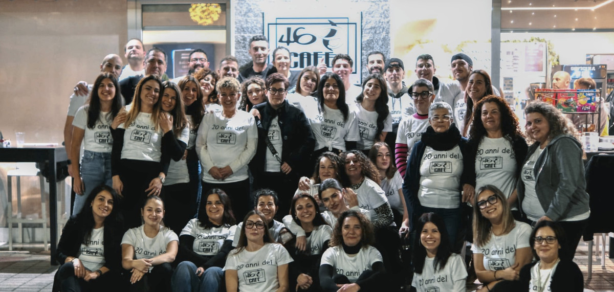 Il Bar 46/9 celebra vent’anni di storia a Petacciato - myNews Termoli e ...