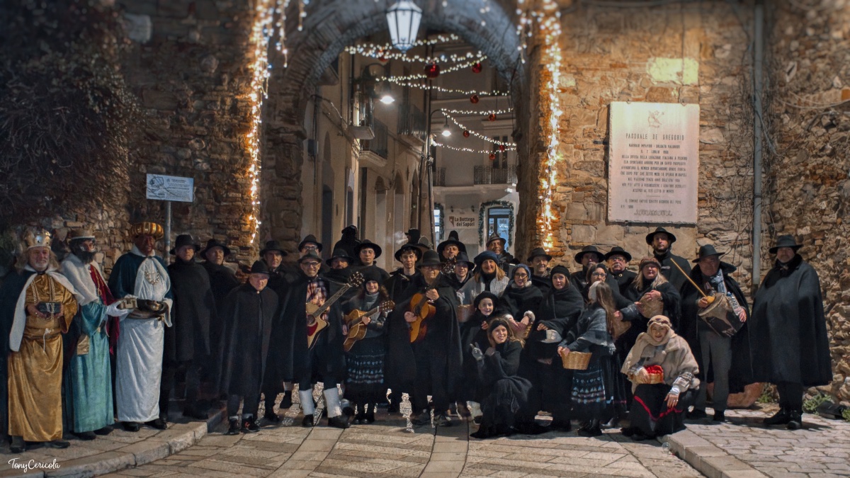 Nel borgo antico di Termoli risuona il tradizionale “Canto della ...